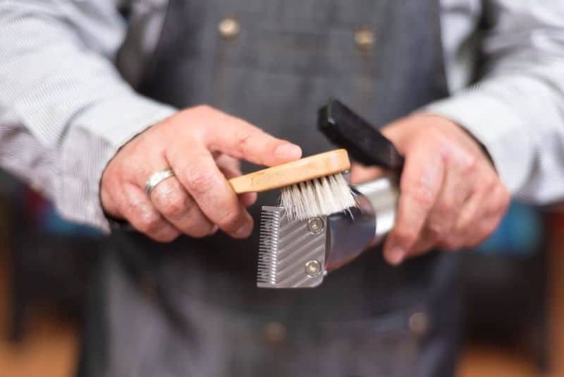 How To Use Hair Clippers: Learn Cutting Techniques Easily! - A Smooth Shave